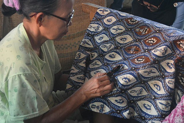 Ironi di Balik Gencarnya Impor Batik Cina | Barisandata.co
